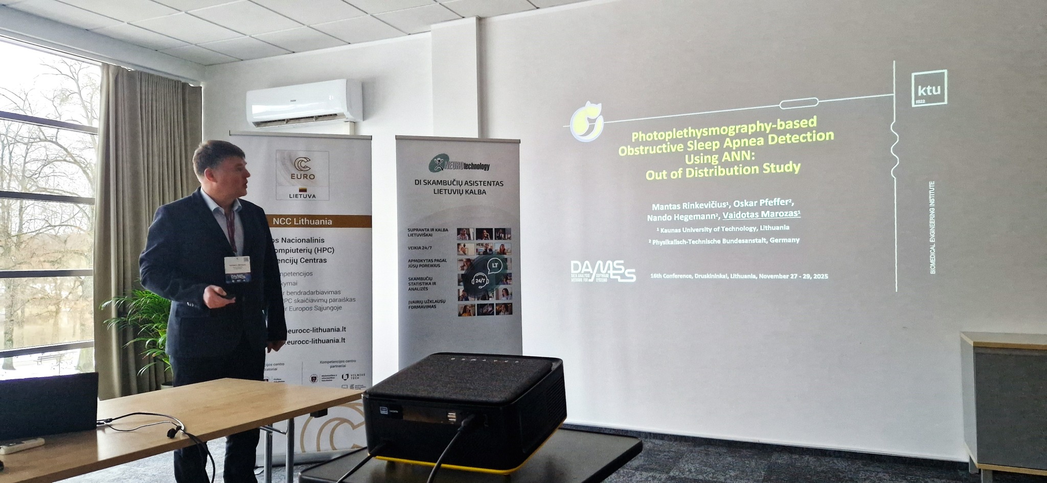 Prof. V. Marozas skaitė pranešimą konferencijoje DAMSS2025 ...